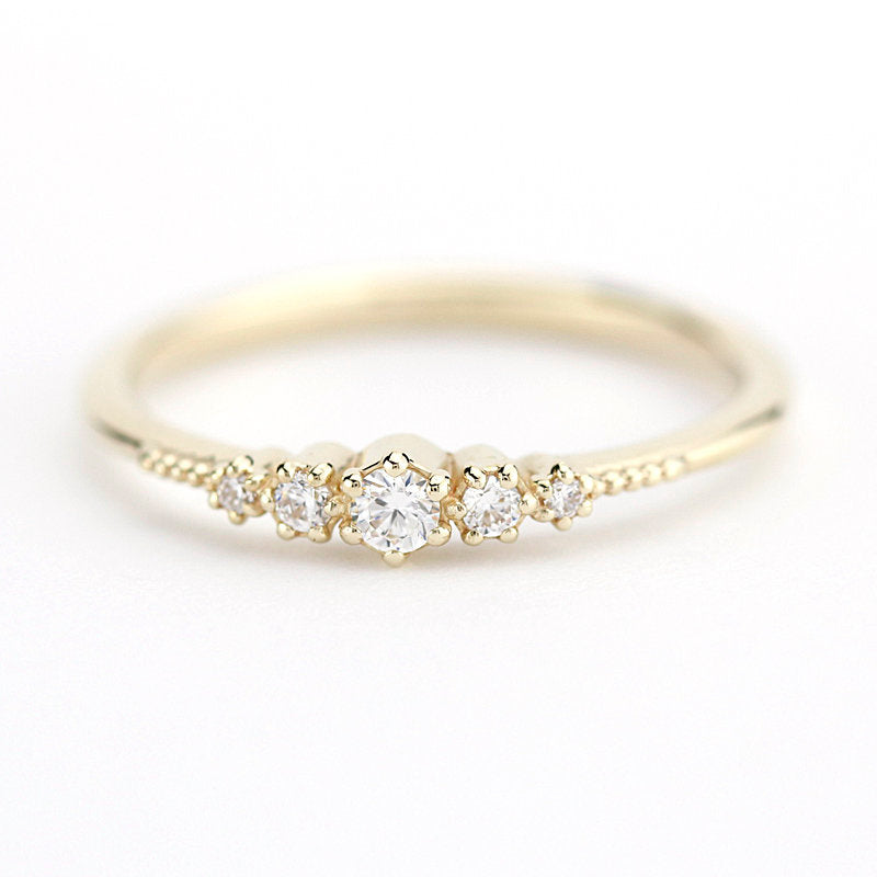 18K Gold 5-Stone Graduated Diamond Wedding Band – NOOI JEWELRY