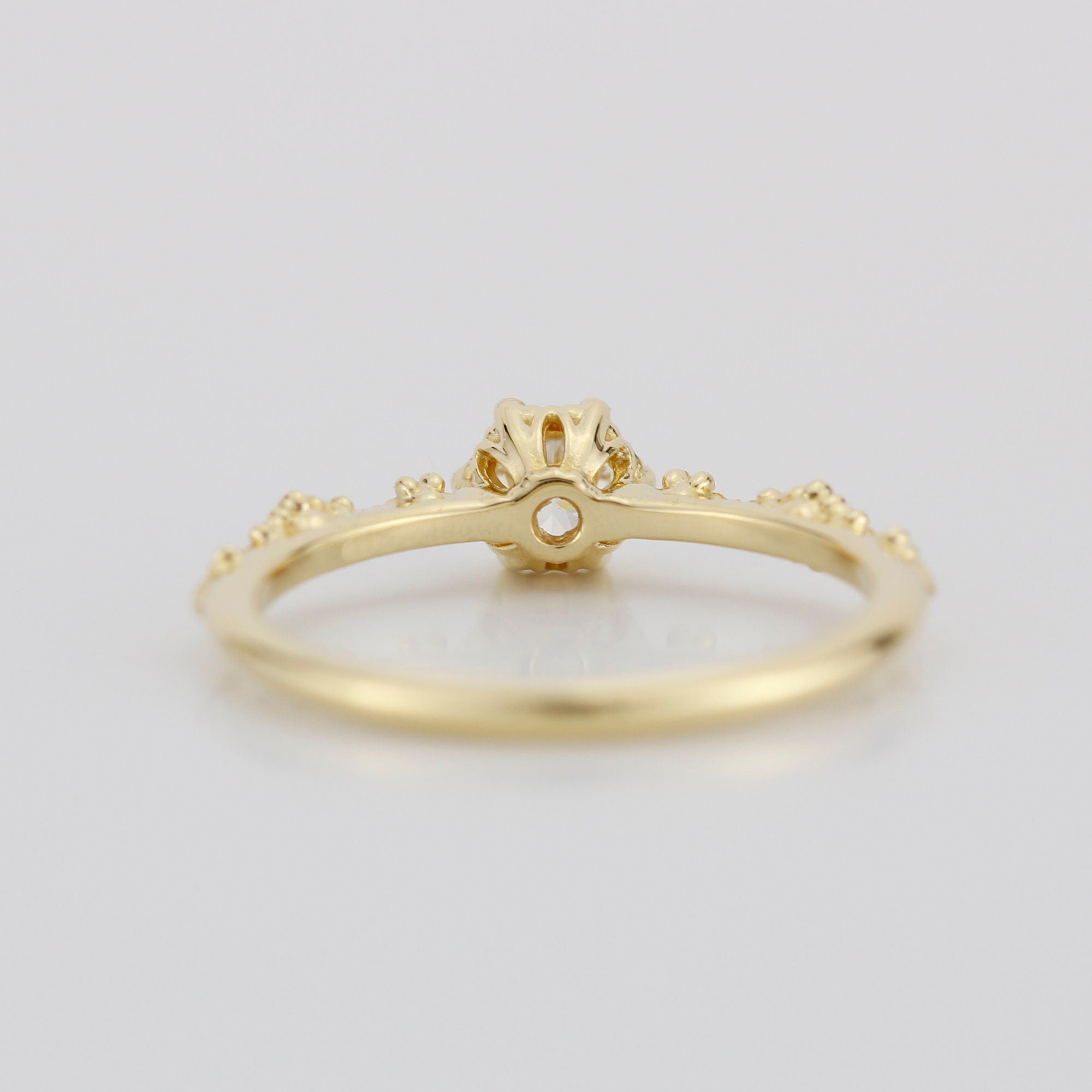 Buy Simple 18k Unique Diamond Engagement Ring at – NOOI JEWELRY